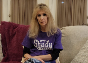 Mãe do Eminem, Debbie Nelson, manda os parabéns para o seu filho pela ...